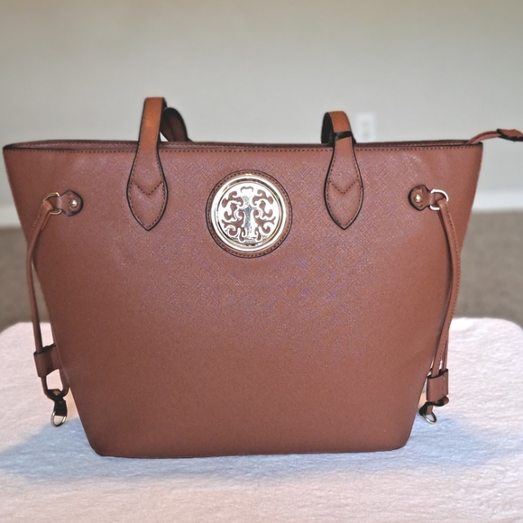 Deluxity Los Angeles | Bags | 2 Piece Deluxity Brown Tote And Crossbody ...